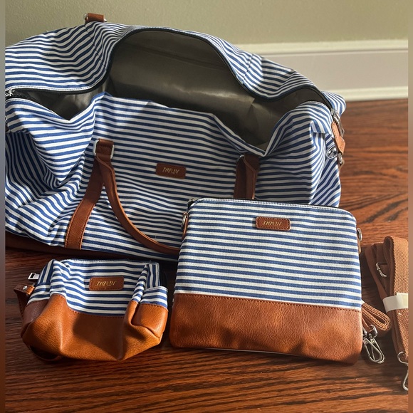 ibfun | Bags | New Travel Striped Duffle With Extra Bags Perfect For ...